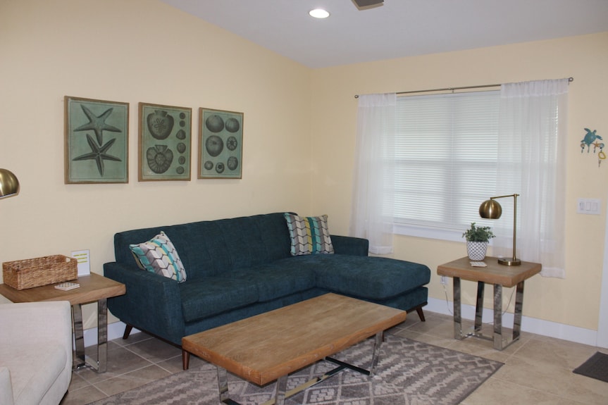 Sugar Reef "A" Just Steps From The Gulf! - Cortez Beach, FL