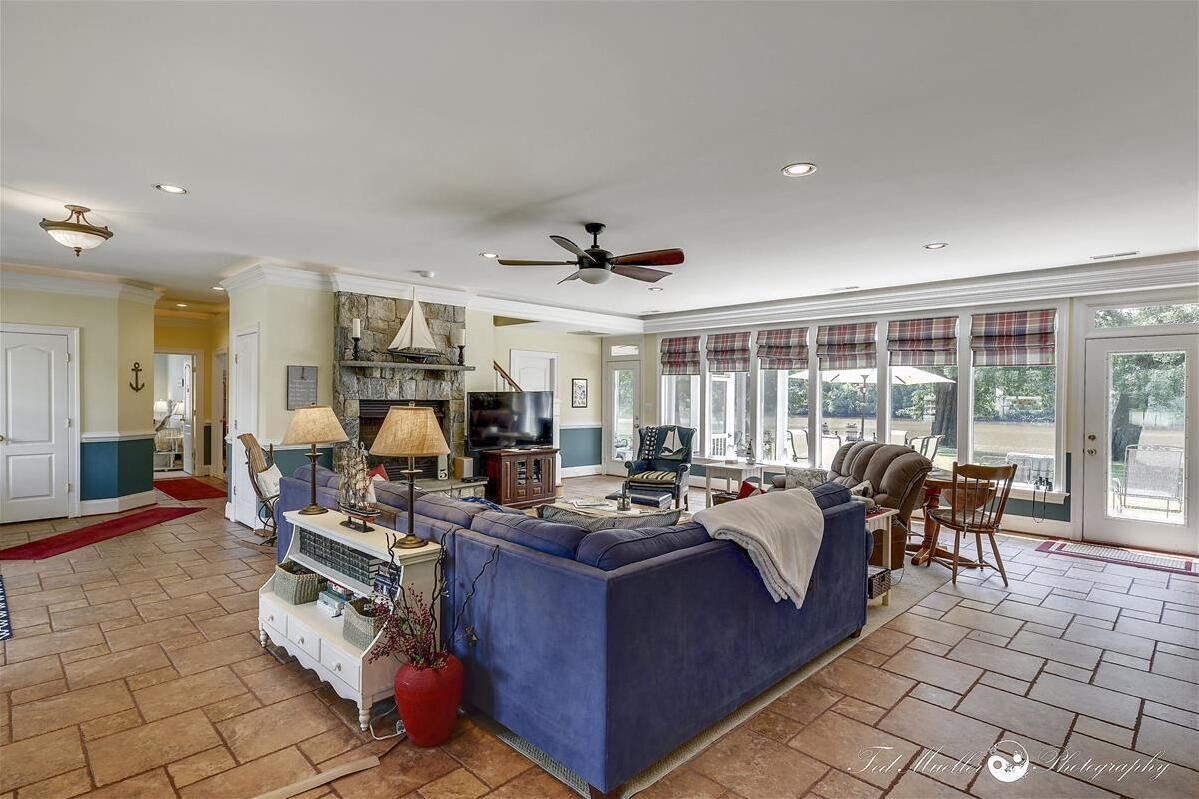 Multi-generational Waterfront  Retreat With Pool! - Maryland