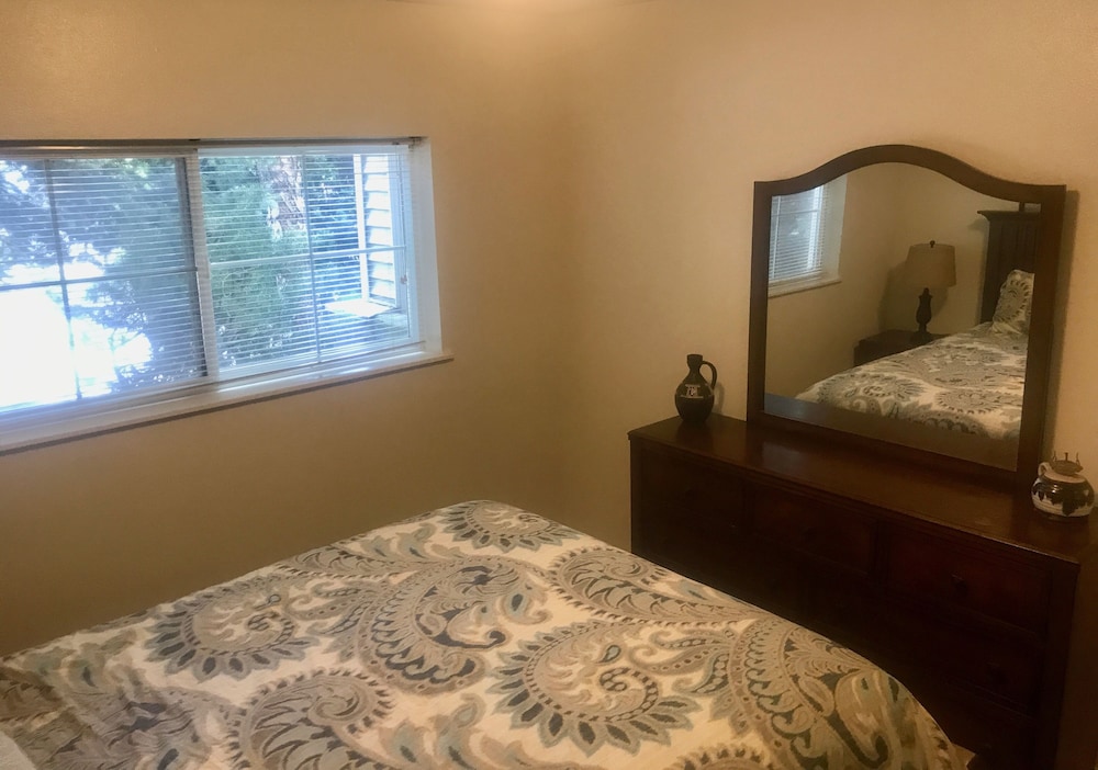 Escapada Fabulosa De 3 Dormitorios Para Grupos / Familias - Totalmente Amueblado - Central Boise - E108 - Boise, ID