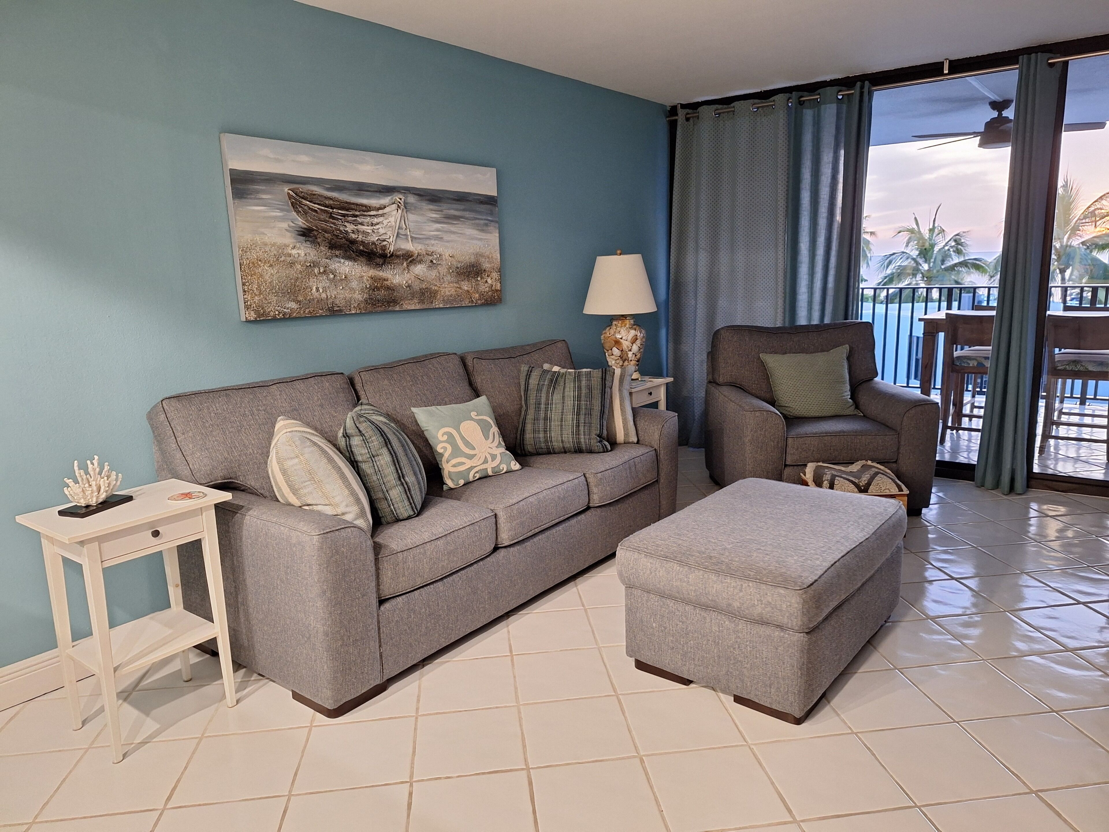 Gorgeous Sunsets From Your Balcony In Moon Bay/walk To Nearby Restaurants - Key Largo, FL