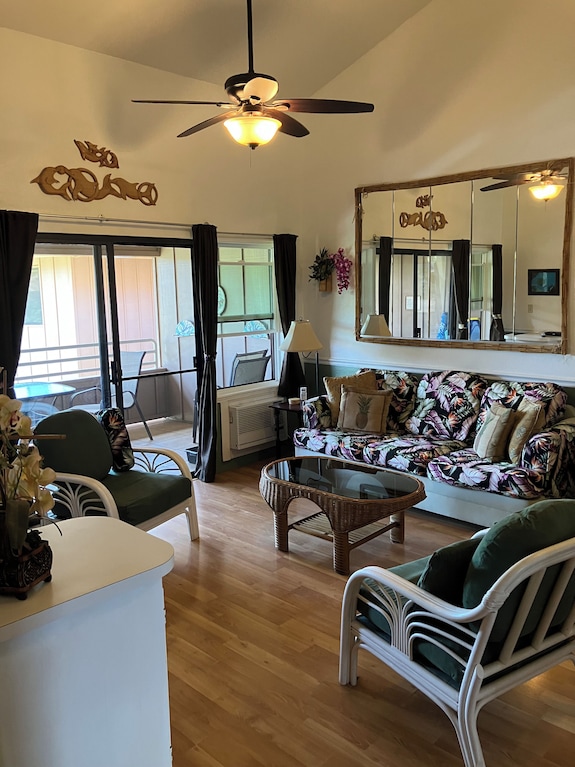 Clean Comfortable Condo That Is Steps To The Beach, Affordable W/free Parking - Maui, HI