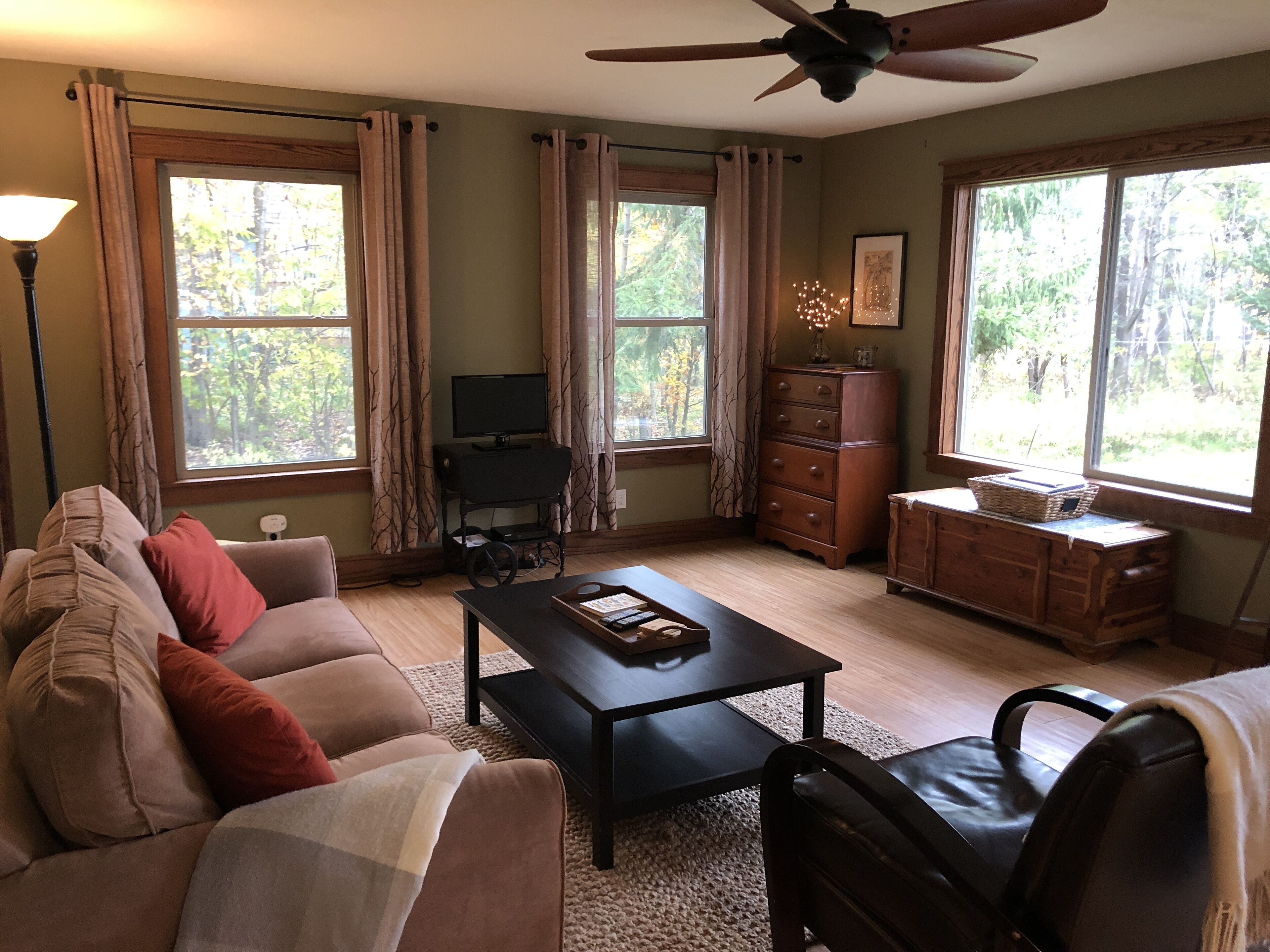 Lakefront Cottage Near Lake Mi & Sleeping Bear Dunes National Park - Michigan