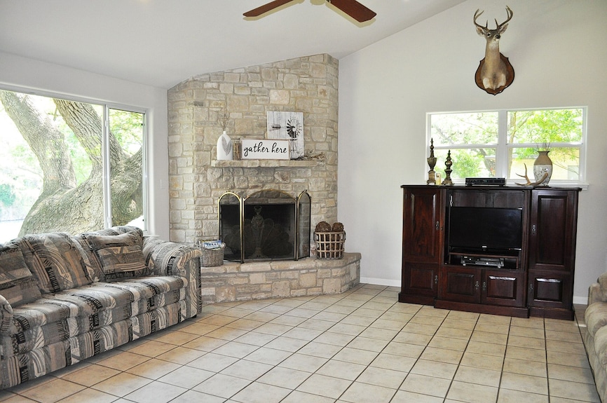 川での生活をお楽しみください! 広々とした家! ビュー! 野生動物! グルーネから1マイル! - ニューブラウンフェルズ, TX