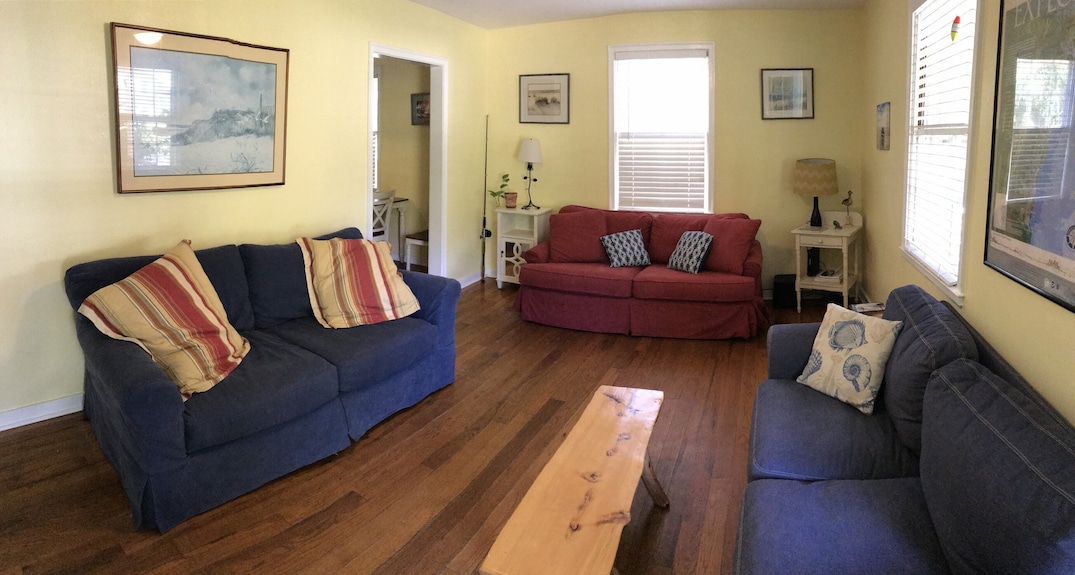 Cute Beachy House, Pet Friendly With Fenced Yard - 시 섬