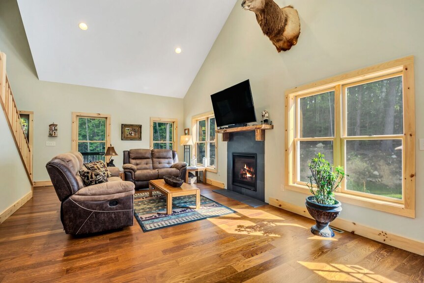 Secluded Retreat. Great For Families. Walk To Trout Lake. High Speed Internet. - Bolton Landing, NY