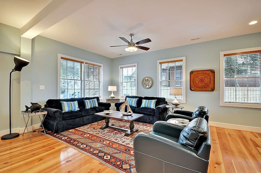 Airy & Bright Folly Condo; Close To Everything - 폴리 비치