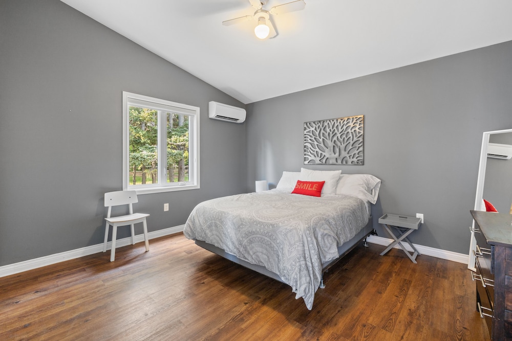 Beachfront Chalet - Charlottetown