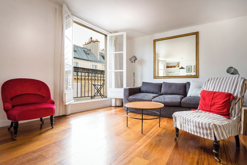 1 Br Upper Marais With A/c - France