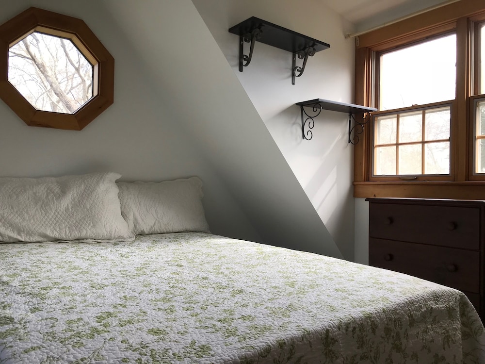 Lambert's Cove Beach Getaway - New Listing Private Beach Access! - Chilmark, MA