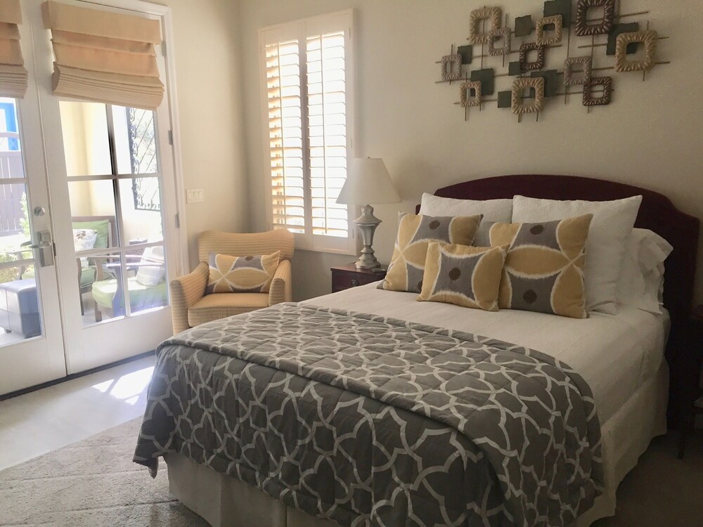 Luxurious Ground Floor Studio With A Lovely Private Patio, - Indian Wells, CA