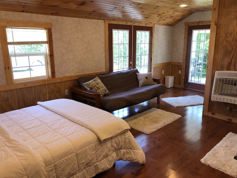Rivergreen Cottage-"off The Grid"-walk To River!! Solar Powered! - Virginia
