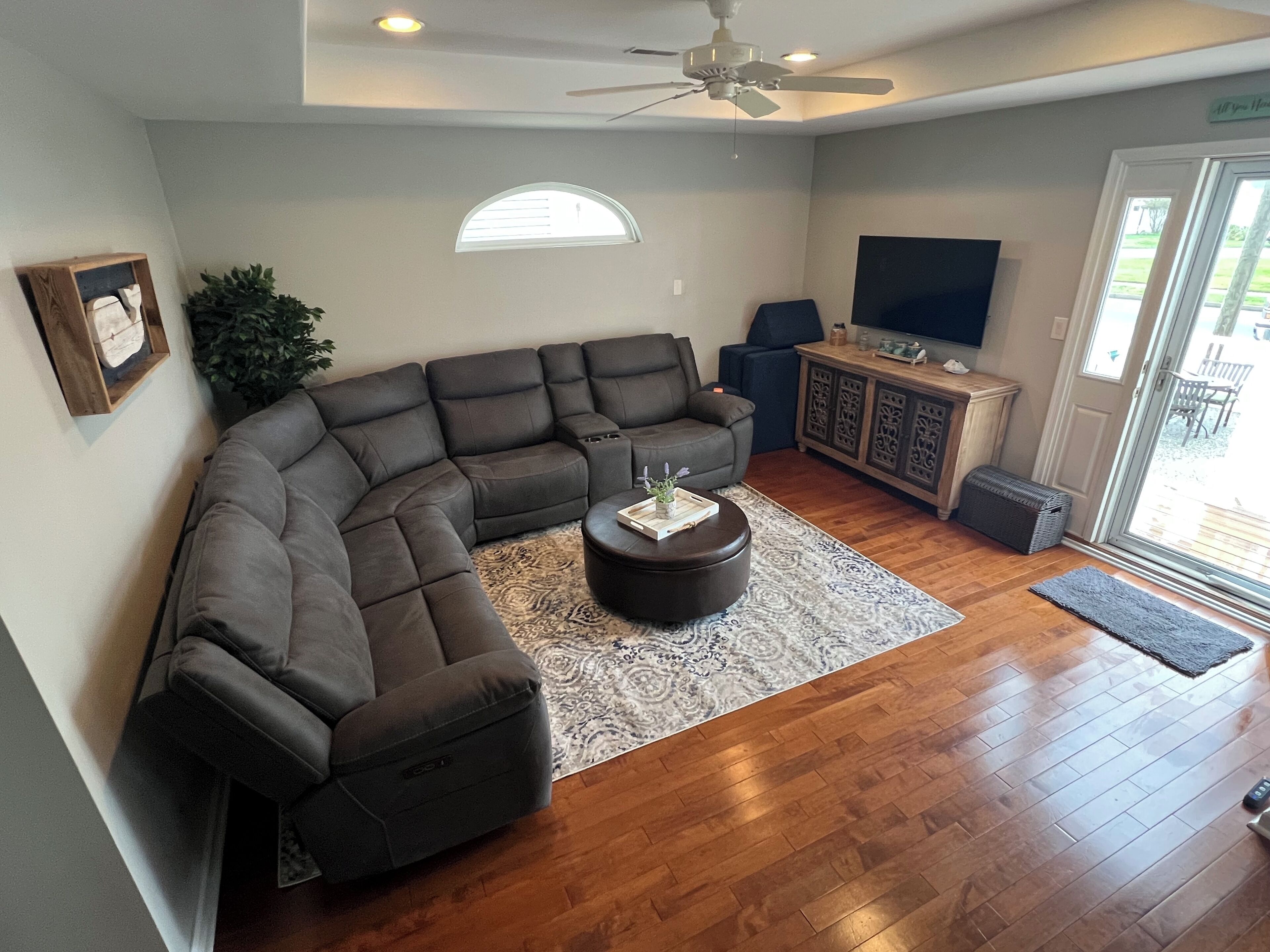 Family Friendly.  Comfy. Cozy. Clean! 300 Steps To The Beach. - Long Beach Island, NJ