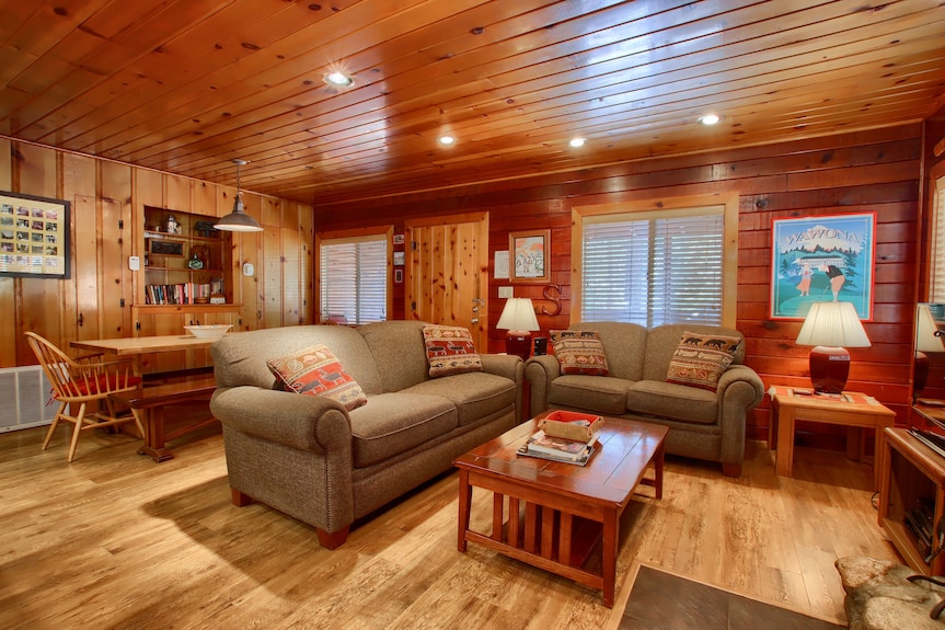 Simmons Den - Get Your Nature On! - Wawona, CA