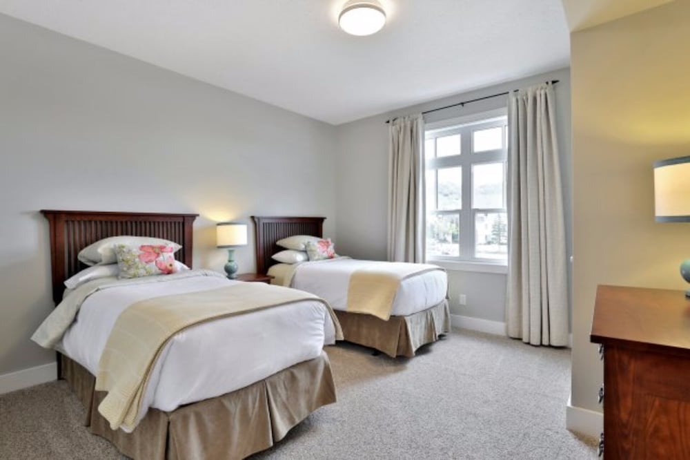 Luxury Vacation Home In Blue Mountain Village - Rivergrass - Collingwood