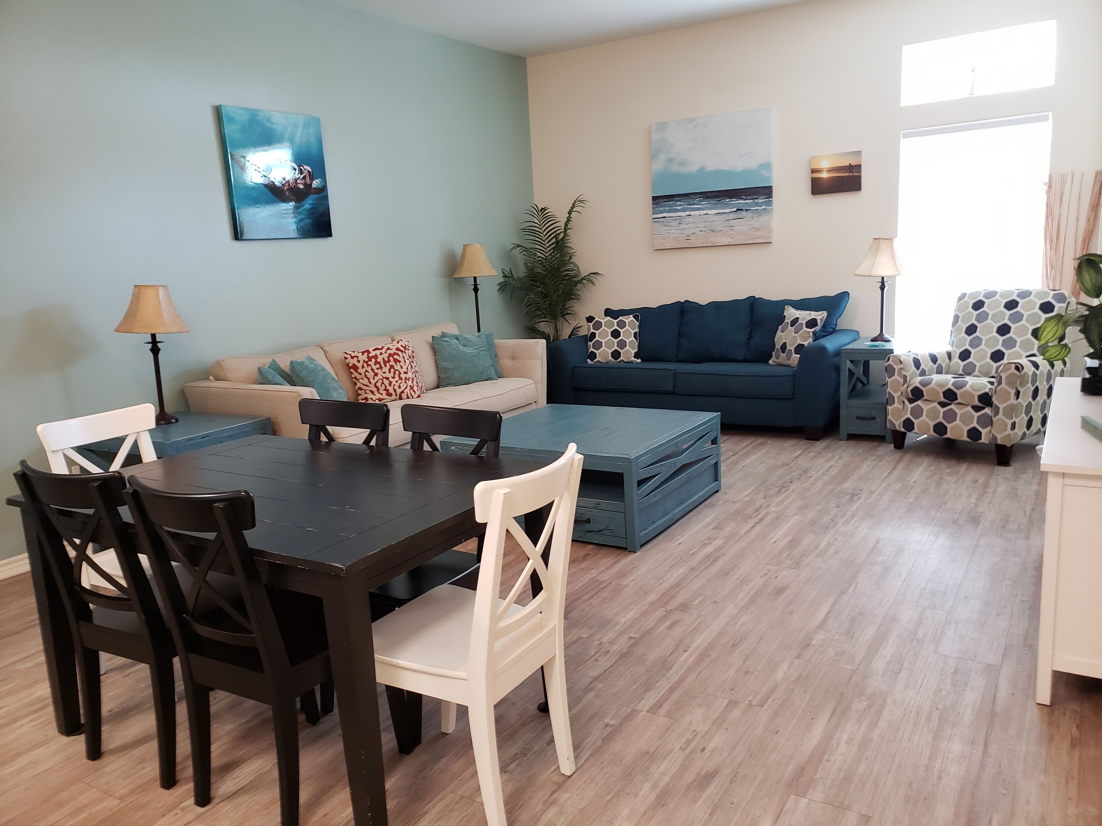 "Sand Angel" Is Poolside And Across The Street From The Beach! - Corpus Christi, TX