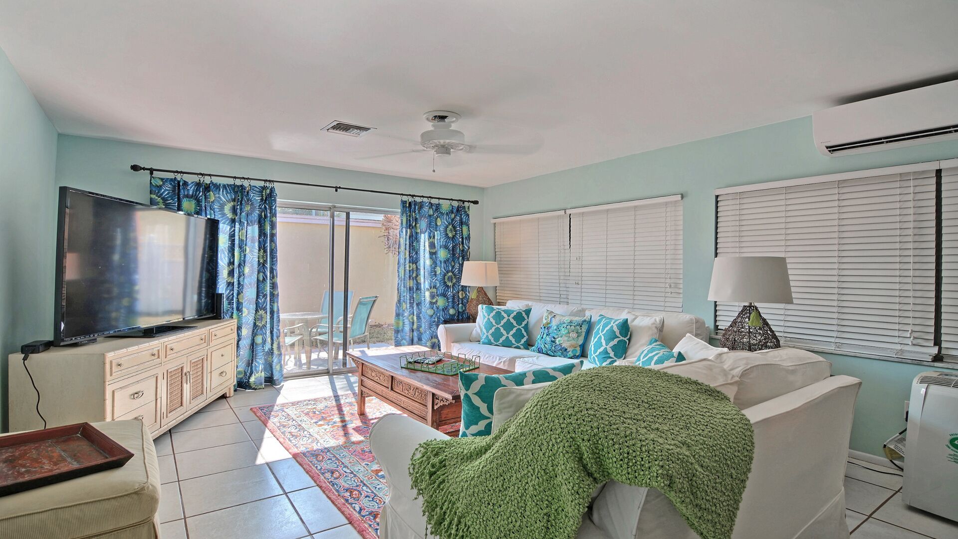 South Beach & Park Just A Hop Skip & Jump  Coral Cottage  Fun Seaside Vero