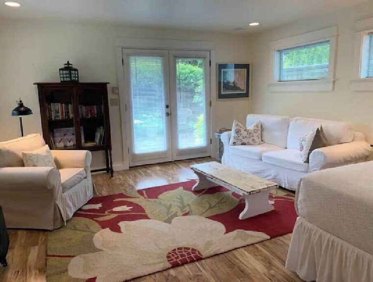 Courtyard Studio Apt - Langley, WA