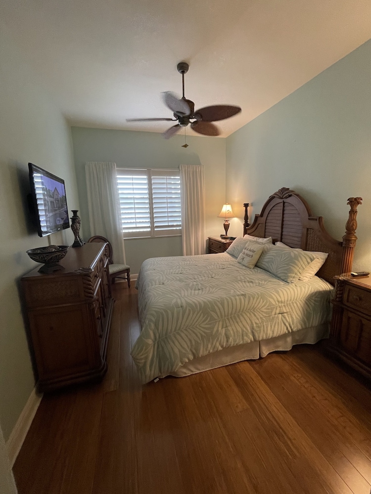Somos # 1 Por Una Razón: 5 Estrellas De Lujo En Naples Bay Resort ¡Excelentes Tarifas También! - Naples, FL
