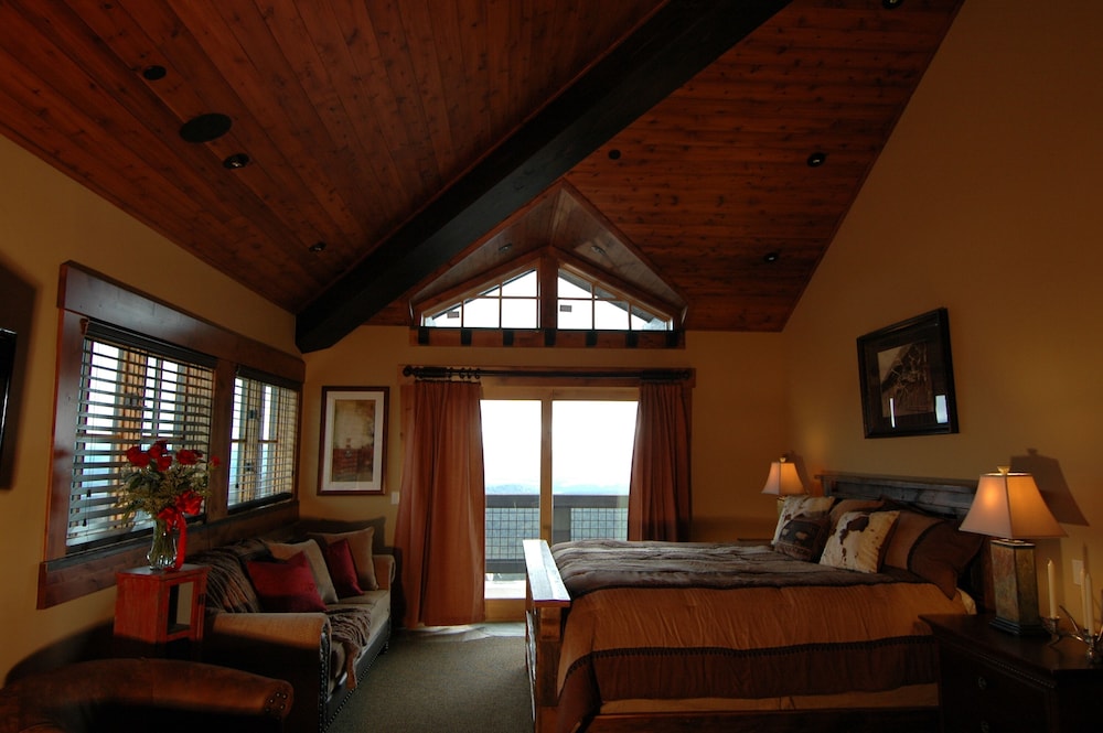 8 Bedrooms, Sleeps 18, 12 Bath, Movie Theater, Spa, Hot Tub, Elevator - Truckee, CA