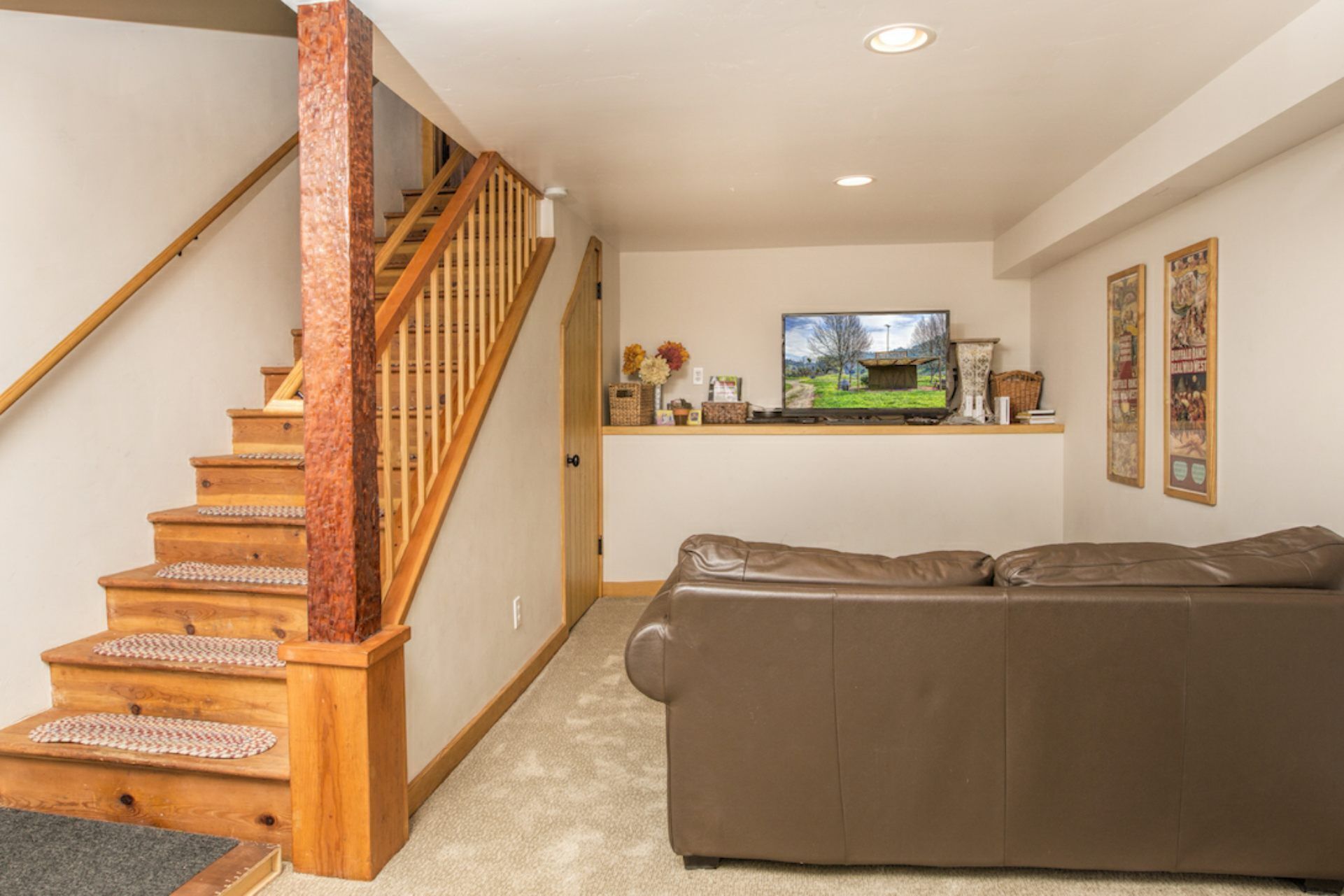 Gorgeous Rustic Ranch House & Farm Stay On 955 Acre Ranch & Berry Farm-sleeps 15 - Buellton, CA