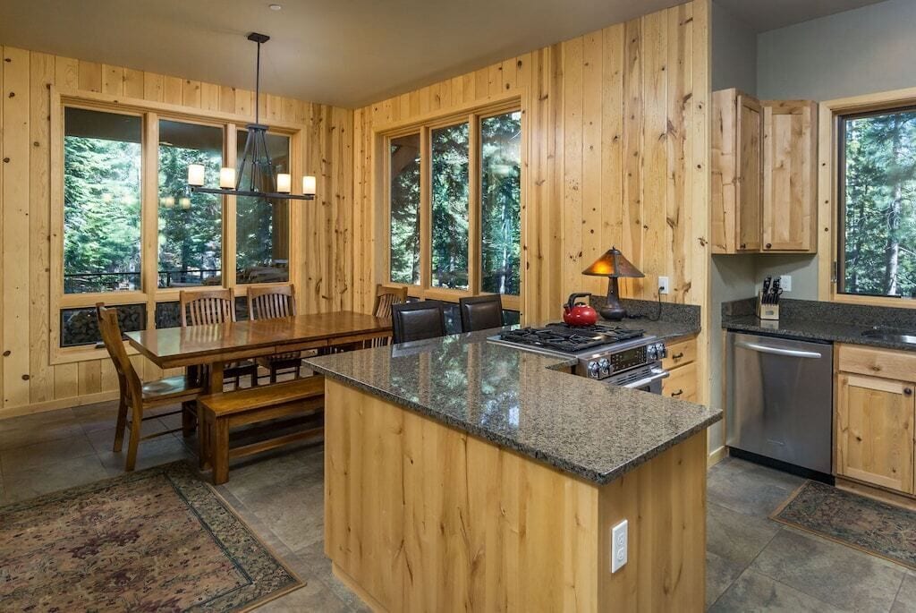 Top 15 Lakefront Rentals In Oregon, The USA - Updated 2024 | Trip101