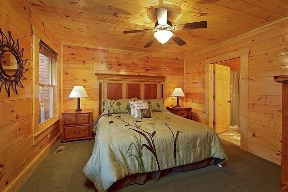 Summer Specials ….. 4 Bedroom W/king Beds….zipline, Grandview Resort, Pool - Sevierville, TN