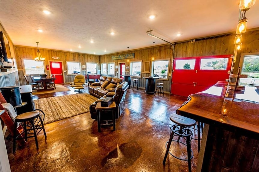 P. M Lake Lodge Is A Unique Lodging Experience For Groups Visiting Ludington, Mi - Ludington, MI