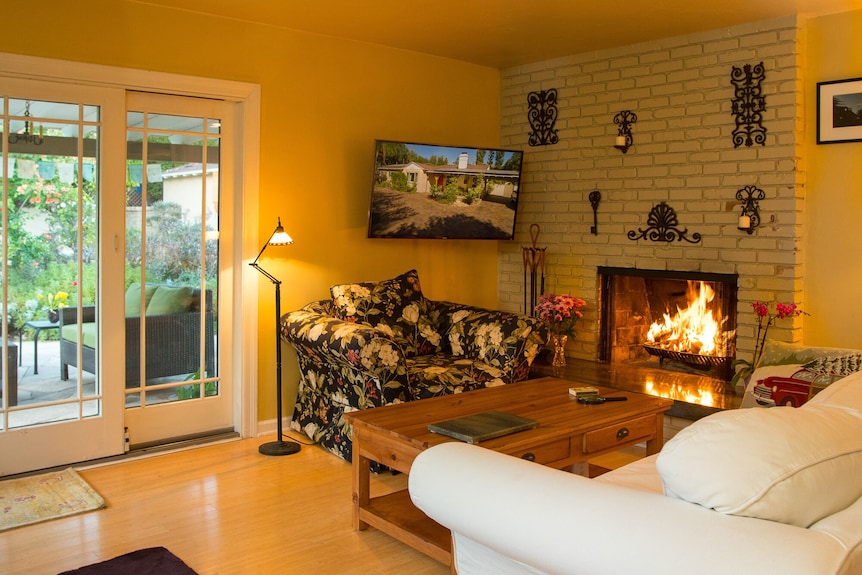 Casa Con Giardino Privato Con Grande Piscina Di Acqua Salata, Ufficio Sereno, Camino Ecc. - Los Angeles, CA