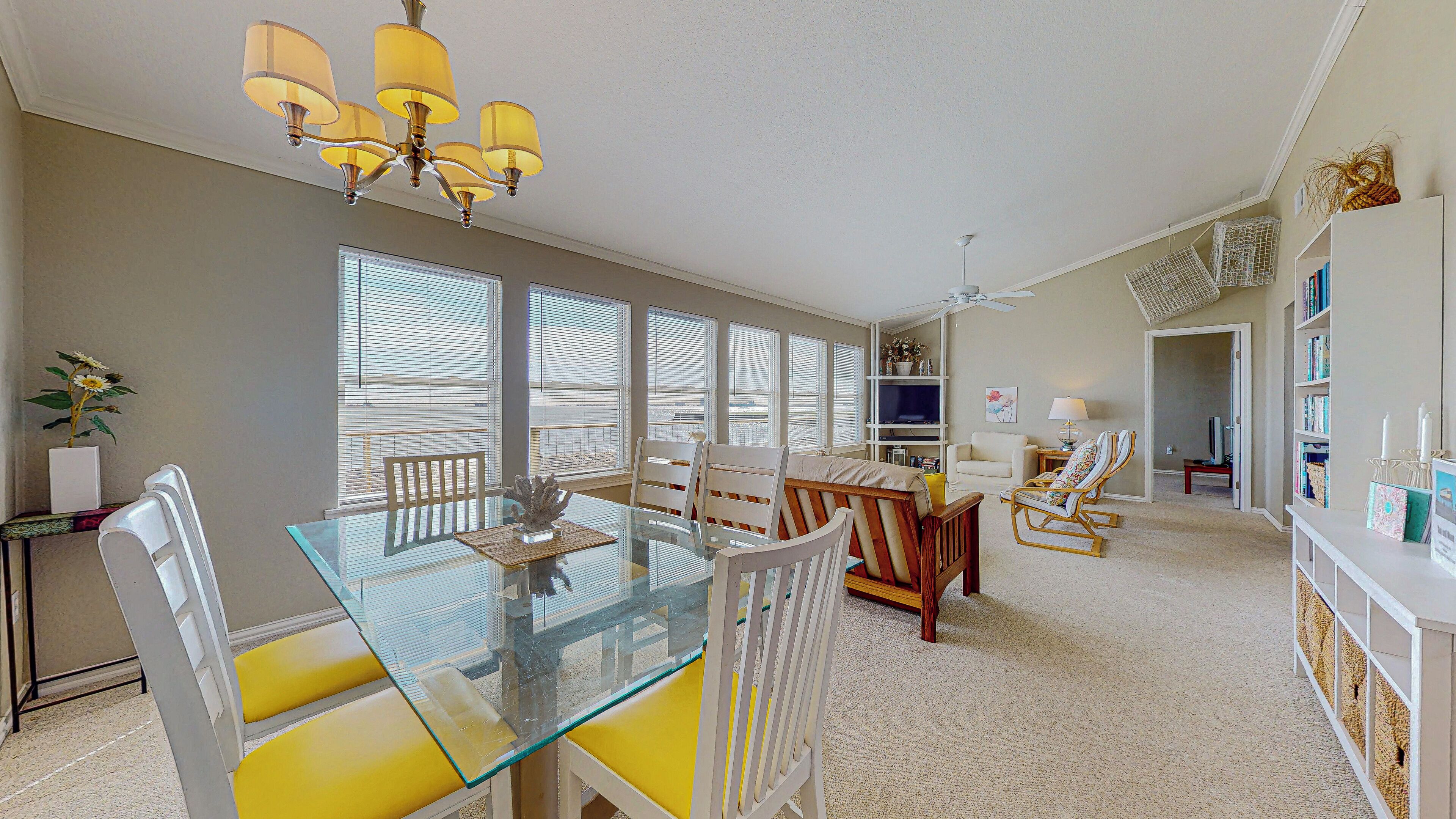 Sun And Moon-beachfront Home 3 Bedroom, 3 Bath, Sleeps 8 - Texas