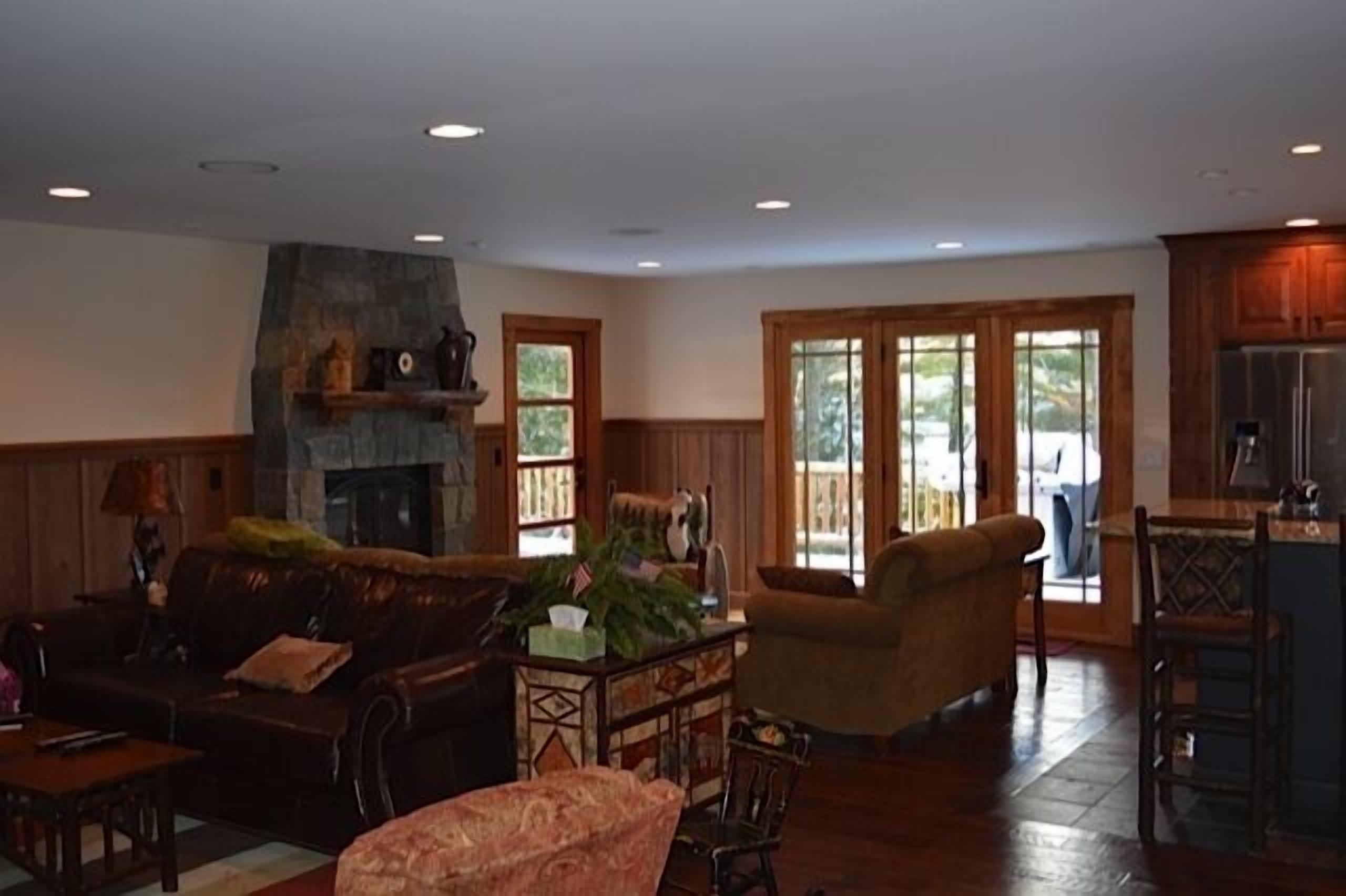 New Lakefront Upper Saranac Lake Home, Winter Or Summer, Sleeps Up To 20! - Tupper Lake, NY