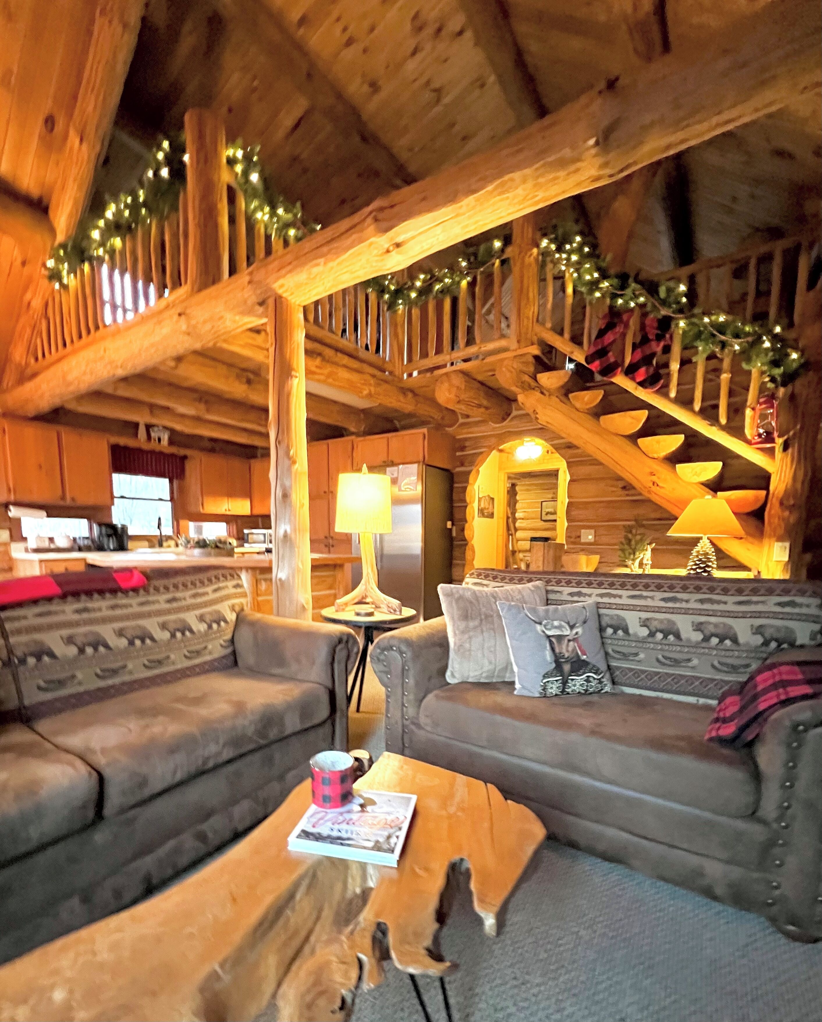 Log Cabin On 22 Private Acres, 2 Min To Crystal! 3 Bed, 2 Bath, Game Room, Ac - Thompsonville, MI