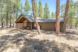 Spirit hollow cottage. This beautiful super quiet Cottage sits on 2.5 ...