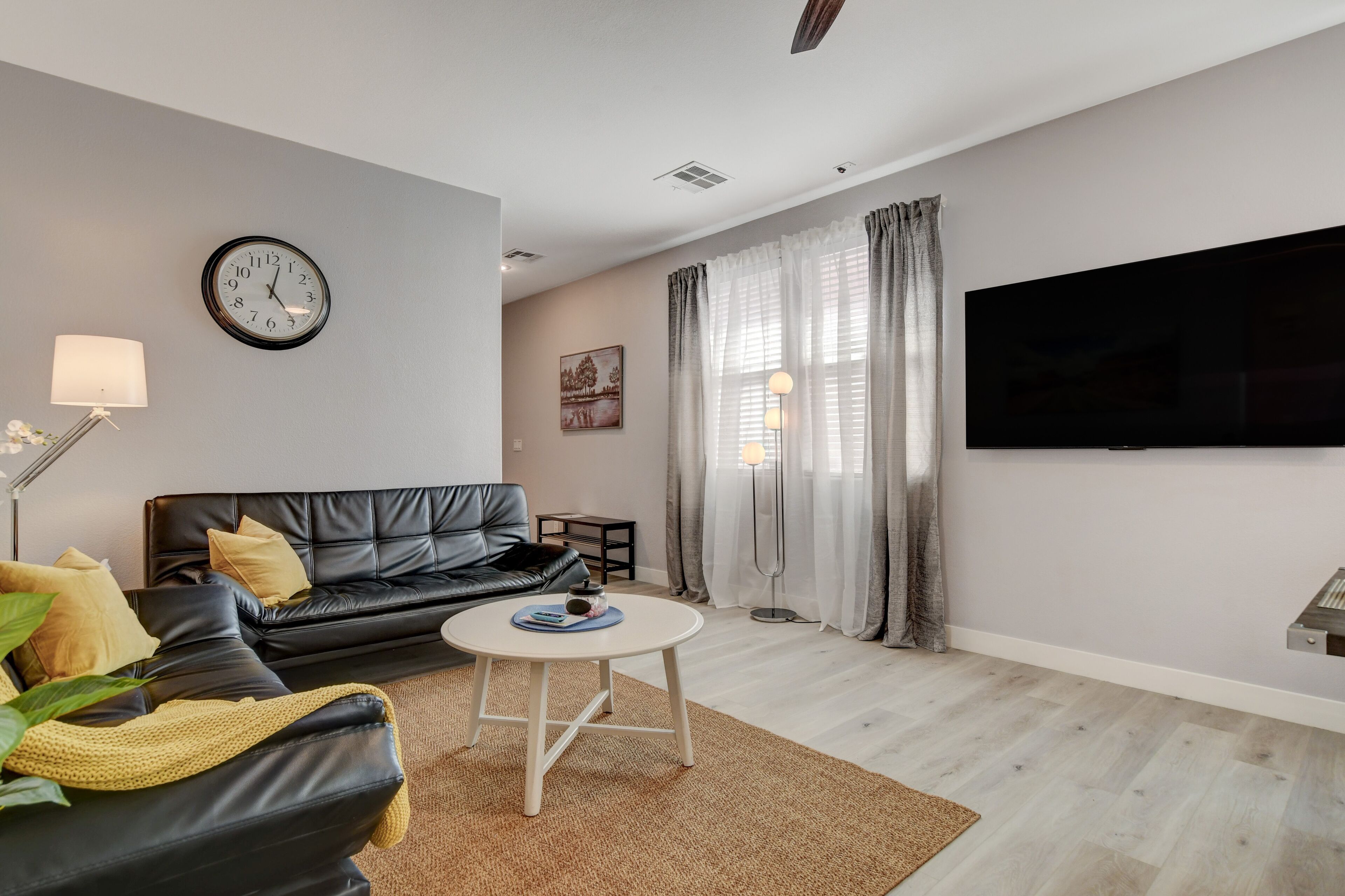 Chic Single Story 3br House Close To Strip & Airport - Las Vegas Strip, NV