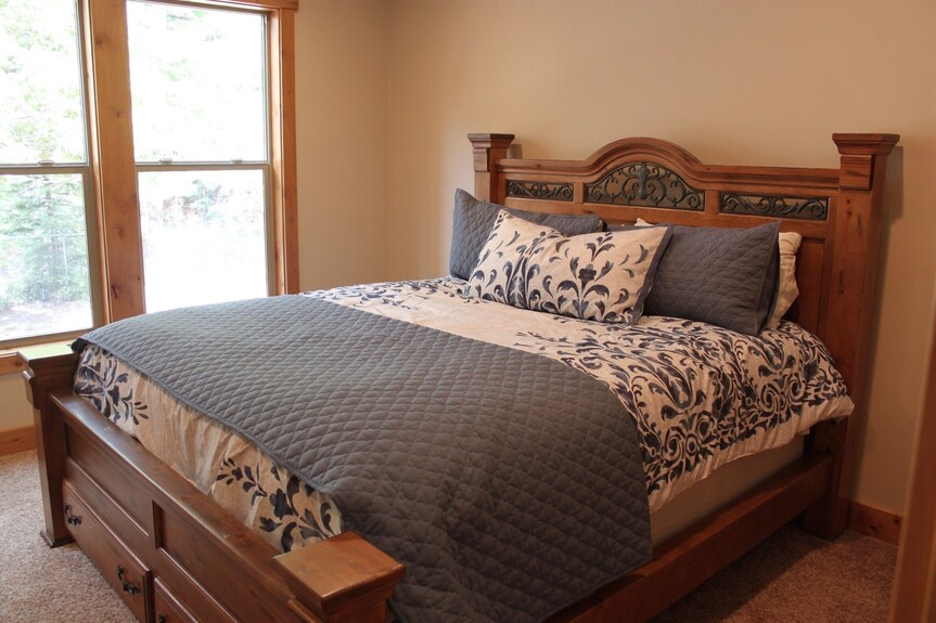 Newer Built Ski To Ski Lift , Extra Master Bedroom ,Sleeps 10 - Tahoma, CA