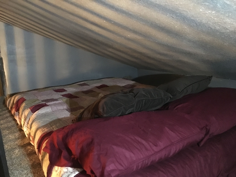 Black Hills Base Camp! 1940s-era Cabin. Sleeps 4-5 People. Walk To Canyon Lake. - Rapid City, SD