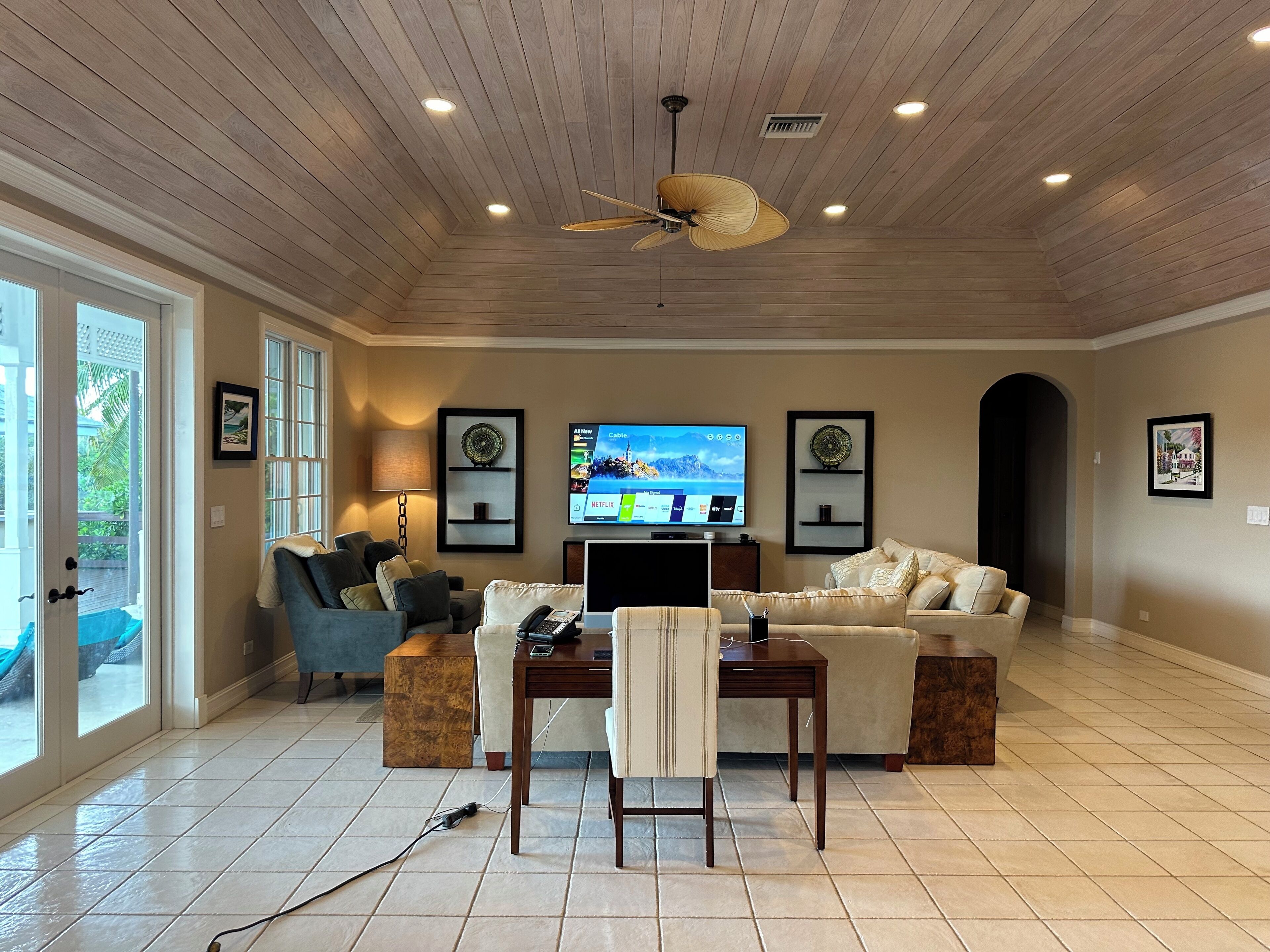 Luxurious 'Old Fort Bay' Large Single Level With 4 Bedrooms Each With An Ensuite - Nassau