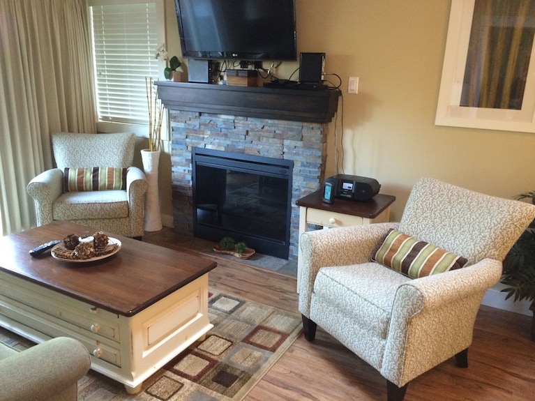 When You Stay At Hummingbird Cottage, Your Comfort Is Our Priority - British Columbia