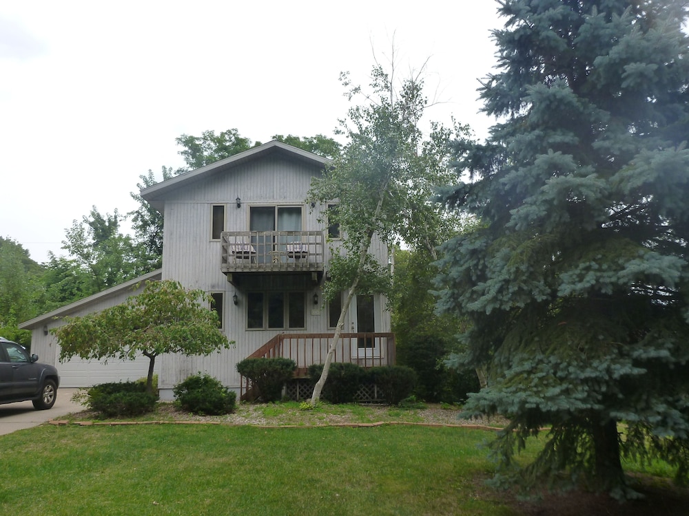 Large 4 Bedroom 3 Bath Home With A Short Walk To Sheridan Beach! - 라포트 카운티