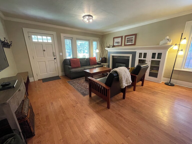 One Block To Downtown, Hot Tub, Private Home, Yard - 벤드