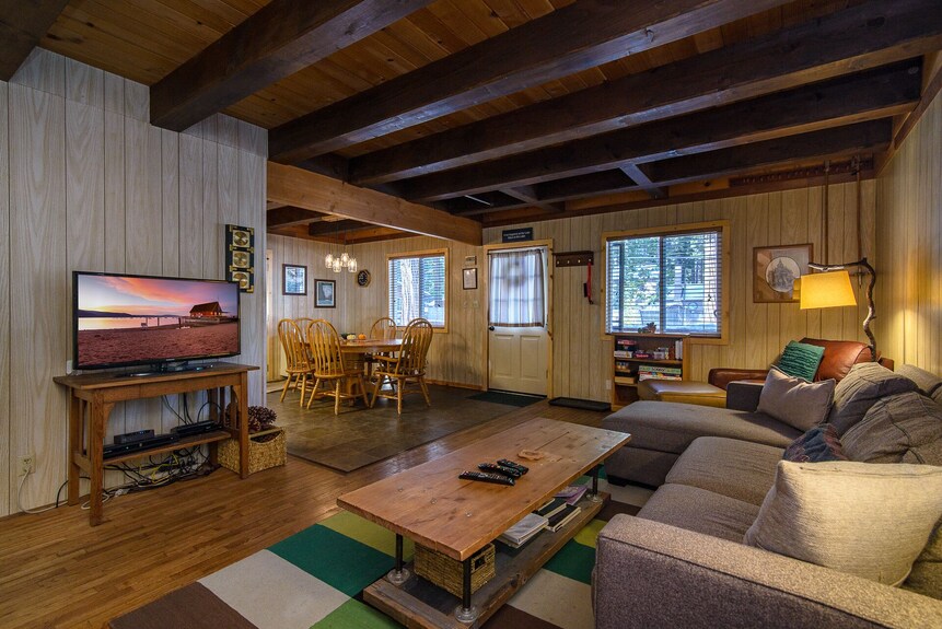 Charmant Chalet Acceptant Les Animaux De Compagnie / Super Emplacement / à Pied Du Lac - Lac Tahoe