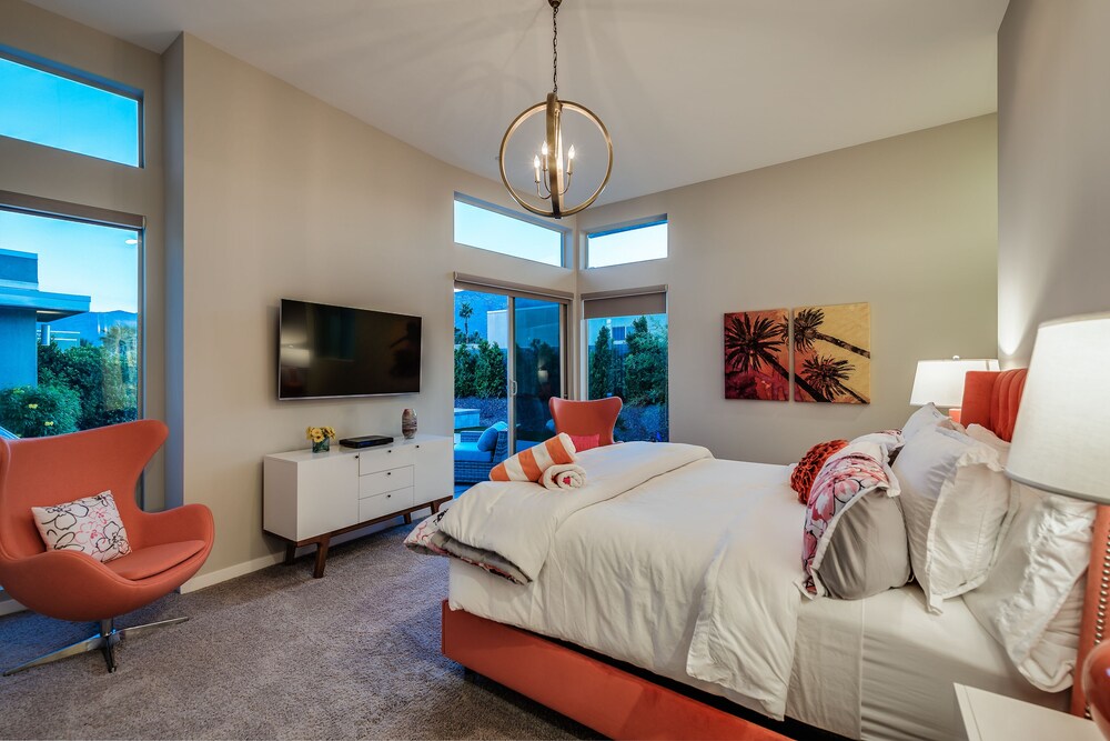 Ps Sunkyst: Large 4bd/4ba, Pool, Spa, Views And Dog Friendly! - Palm Springs, CA