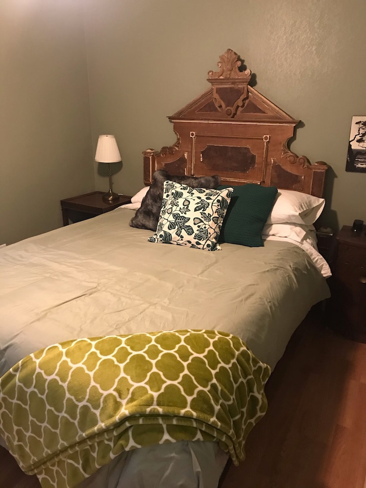 The Cottage In Foresthill On Main Street, In Walking Distance To Wedding Sites - California