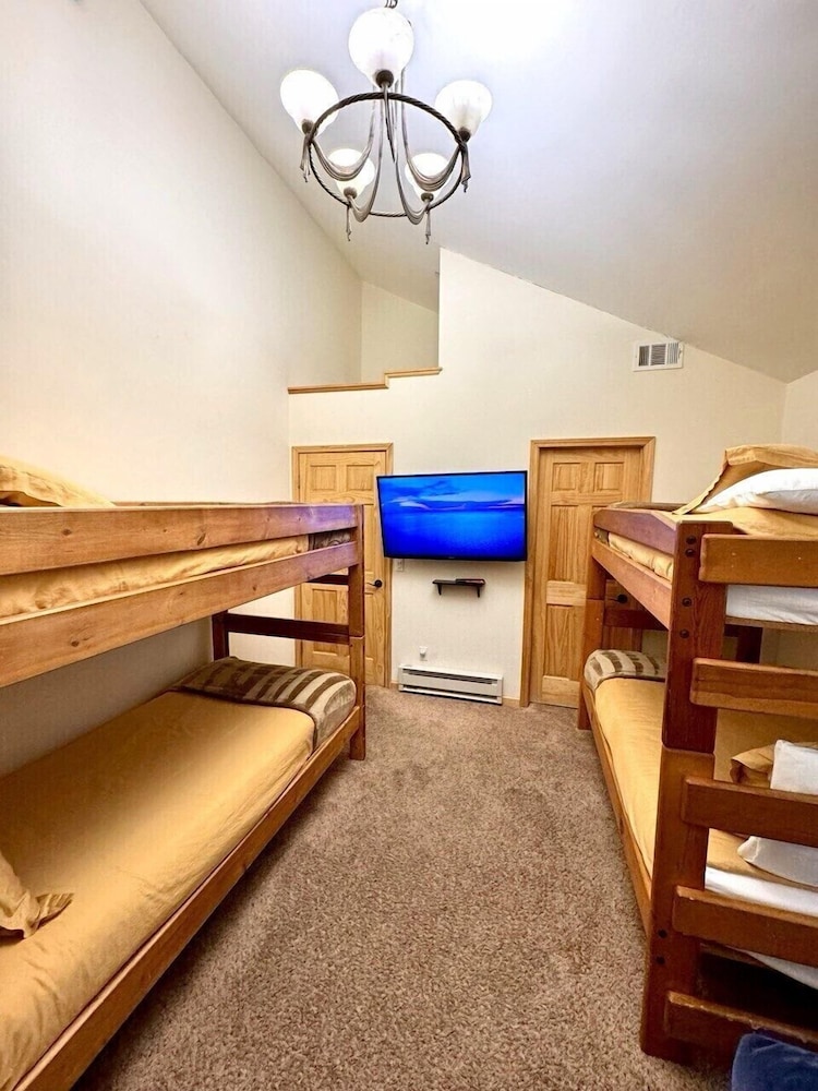 Lake Tahoe W. Shore Cabin, Tahoe Pines/homewood, Sleeps 8-10, Hottub, Wifi, Cabl - Lake Tahoe