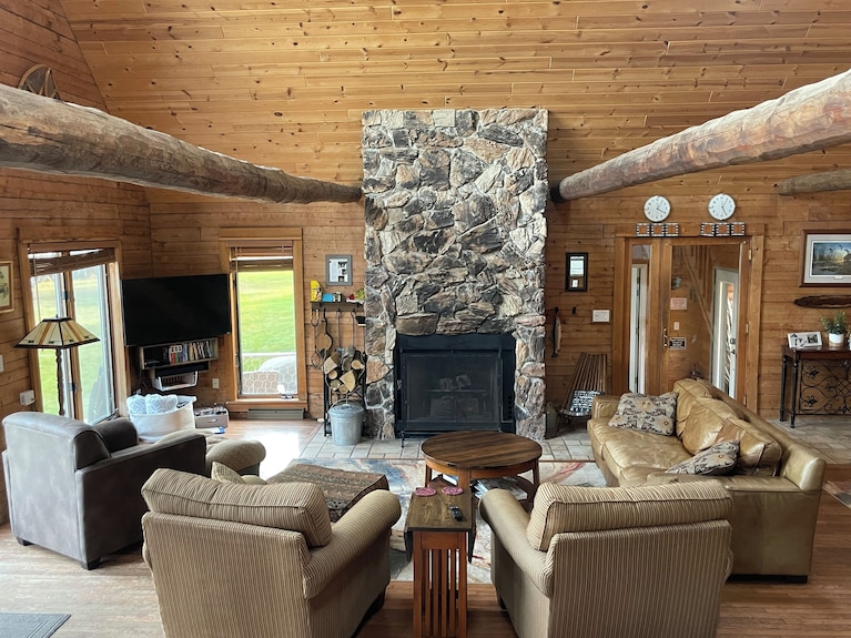 No Cleaning Fees, Wood Provided-majestic Log Home On Shores Of Lake Michigan - Wells State Park, Stephenson
