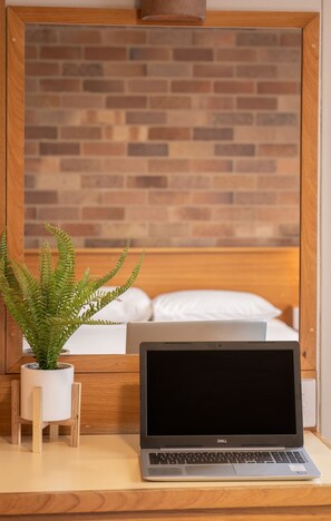 Apartamento, 1 quarto | Individualmente decorados, individualmente mobiliados, escrivaninha