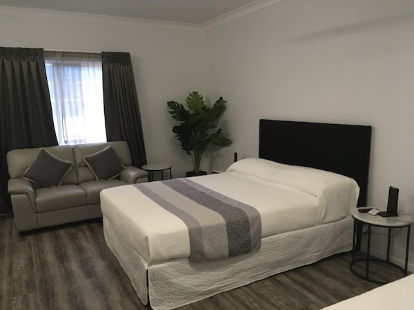 Escape On Lake - Cairns