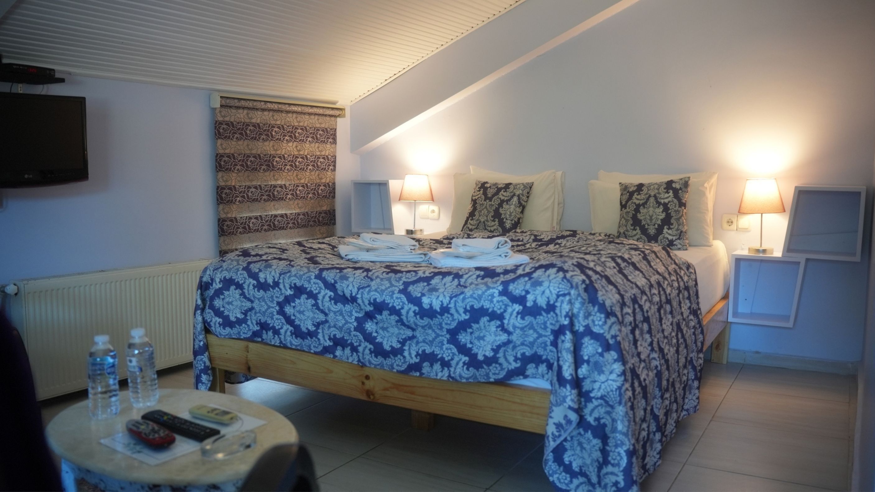 Deluxe Oda Jakuzi ve Somineli | 3 quartos, Wi-fi grátis, roupa de cama fornecida 