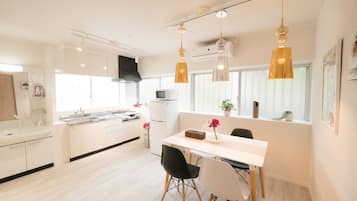Villa Básica, não fumadores | Refeições no quarto