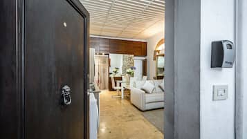 Apartamento, 1 quarto, para não fumantes | Área de estar | TV de tela plana