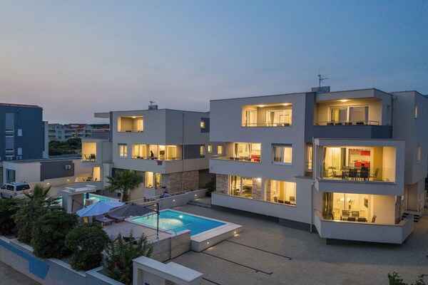 Apartments & Rooms Danivan Pool Villas - Novalja